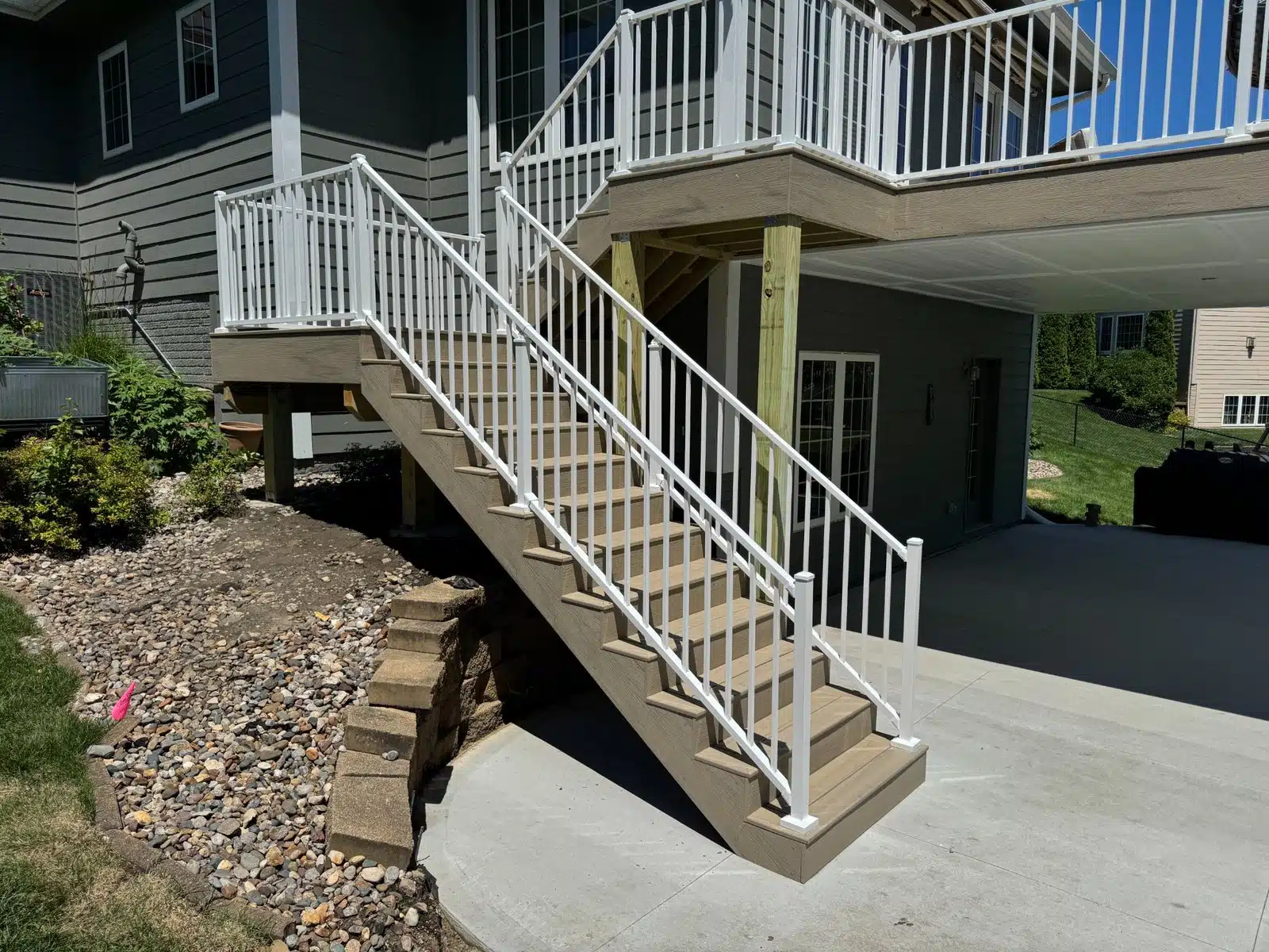 Custom Aluminum & Cable Deck Railings | Custom Decks IA – Modern Deck Design